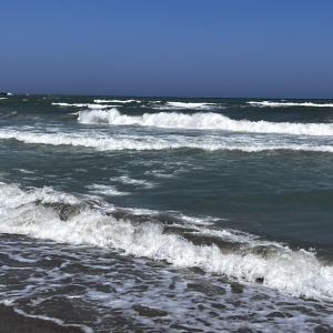 La Mer, the essence of the beach with waves and real sand